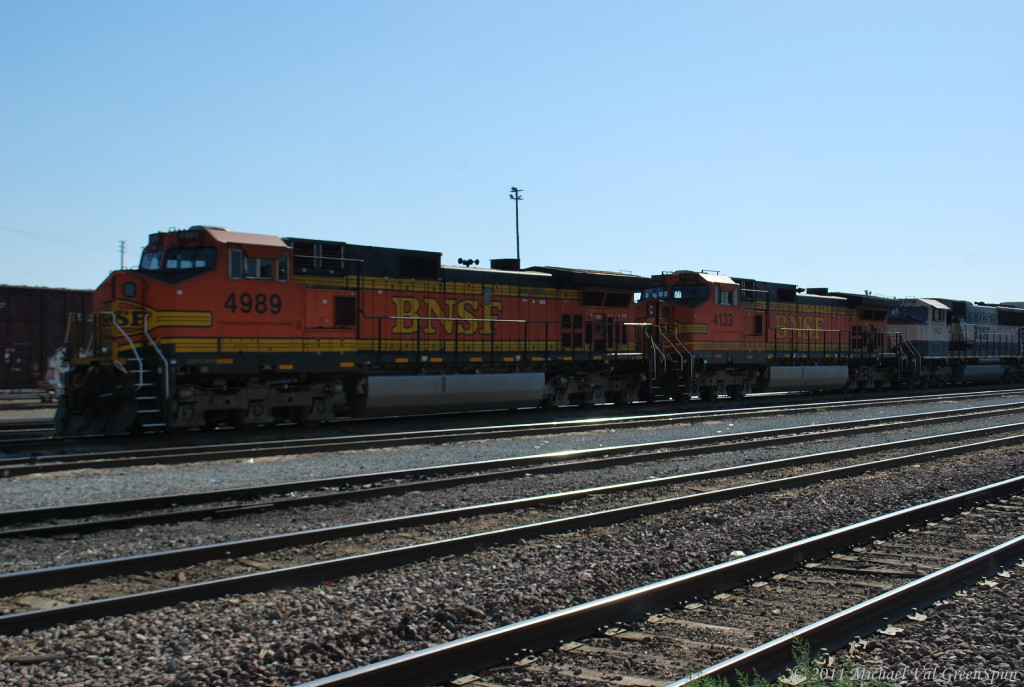 BNSF 4989